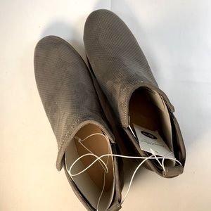 Universal Thread | Shoes | Nwt Universal Thread Booties | Poshmark